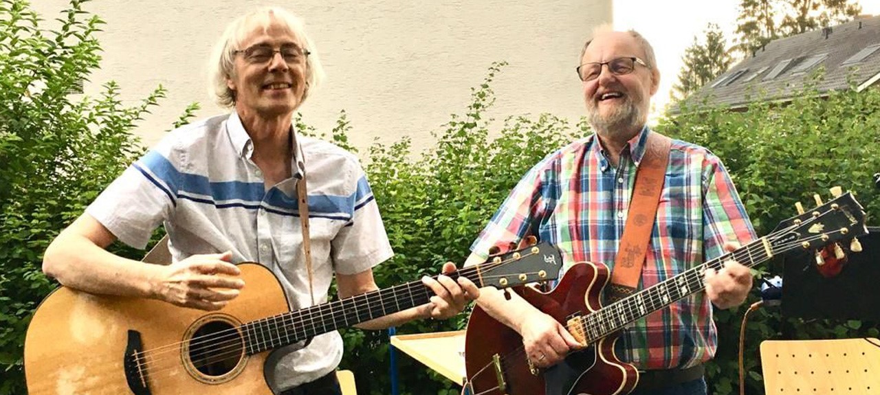 Live Musik im "Café der Möglichkeiten" - REGE mbH